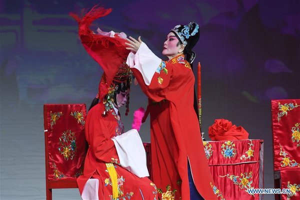 Chinese Opera Singers Perform Cantonese Opera in Singapore - All China ...